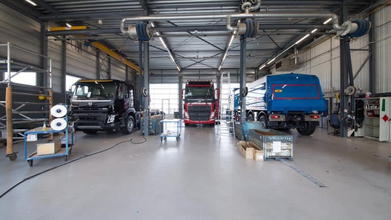 Wie die richtigen Böden Werkstätten verbessern | Indufast